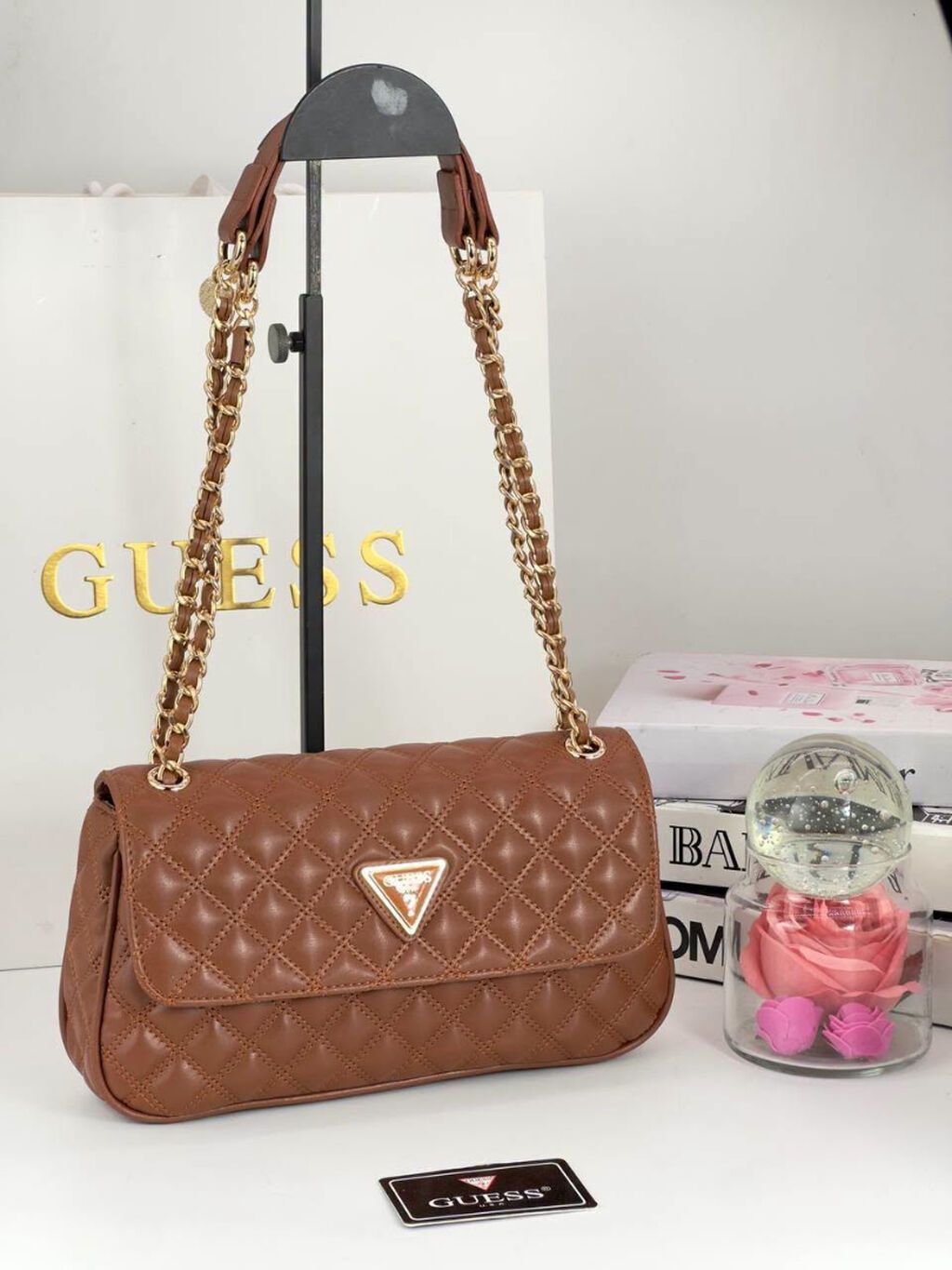 GUESS ženska torba preko ramena – quilted model - Elegantna torba sa