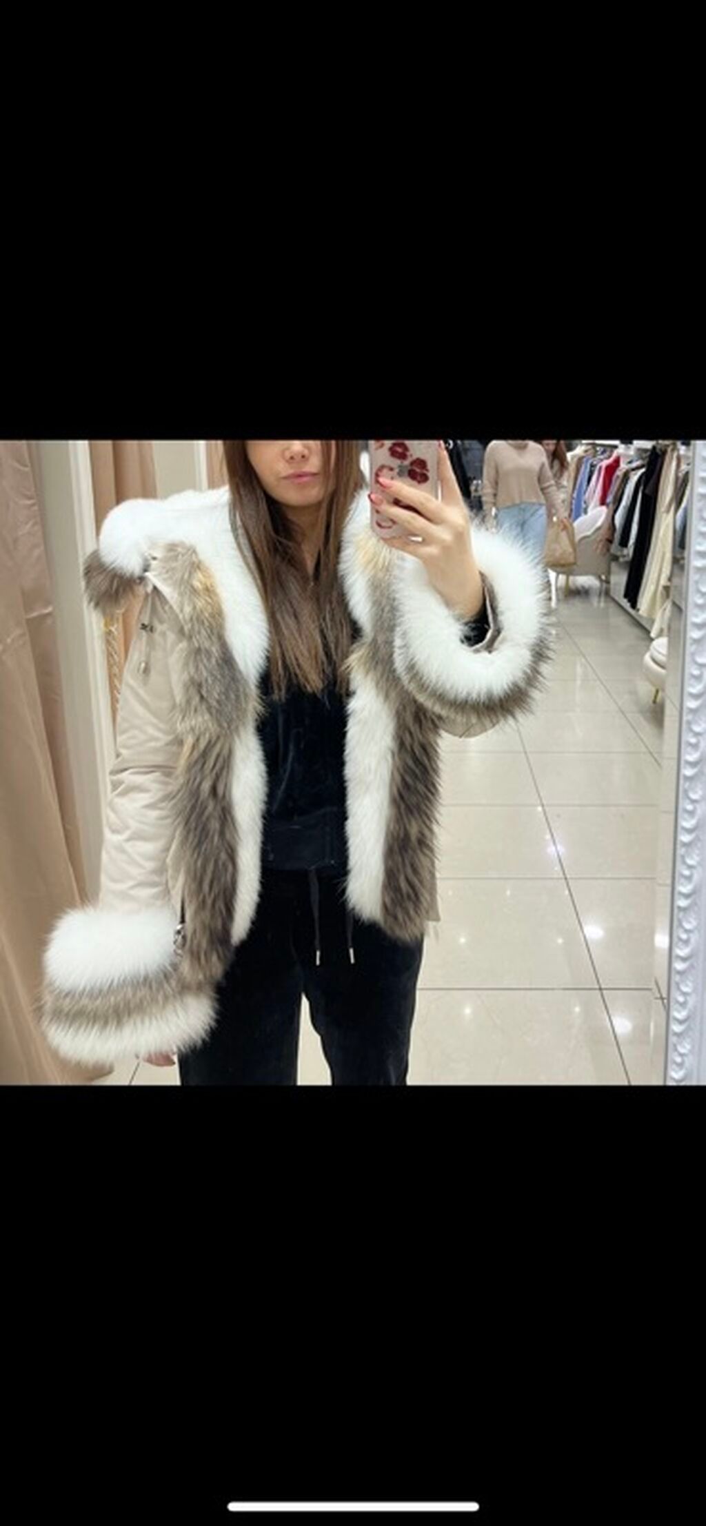 Ženska zimska jakna s krznom placena 28.000 nova - Model: parka