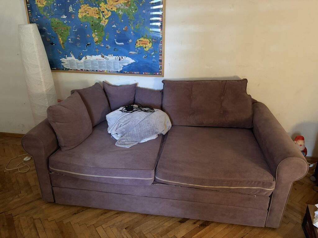 Trosed na razvlačenje sa širokim bočnim naslonima i velikim jastucima