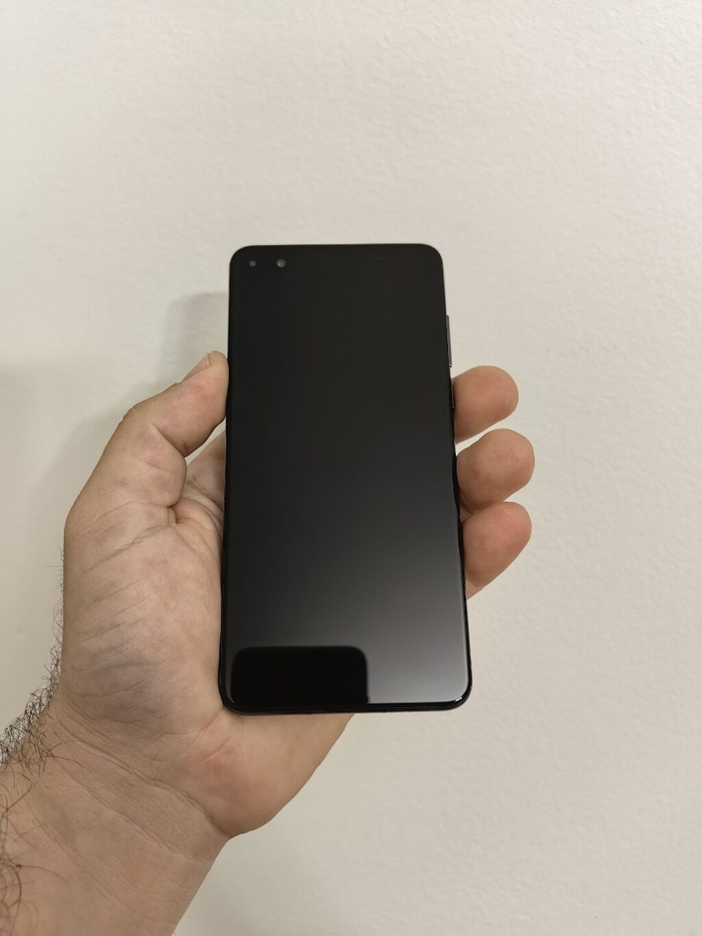 Huawei p40 dual sim sim free, sa 8/128gb memorije. Dobro očuvan i
