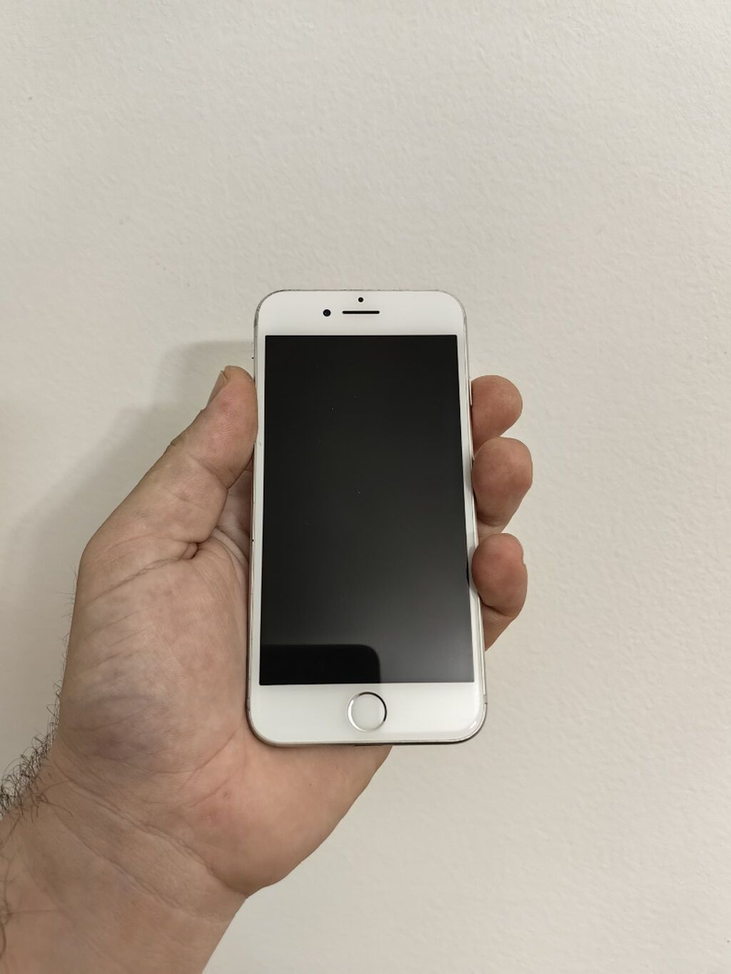 Iphone 7 beli sim free icloud free, sa 128 gb memorije. Telefon je ok