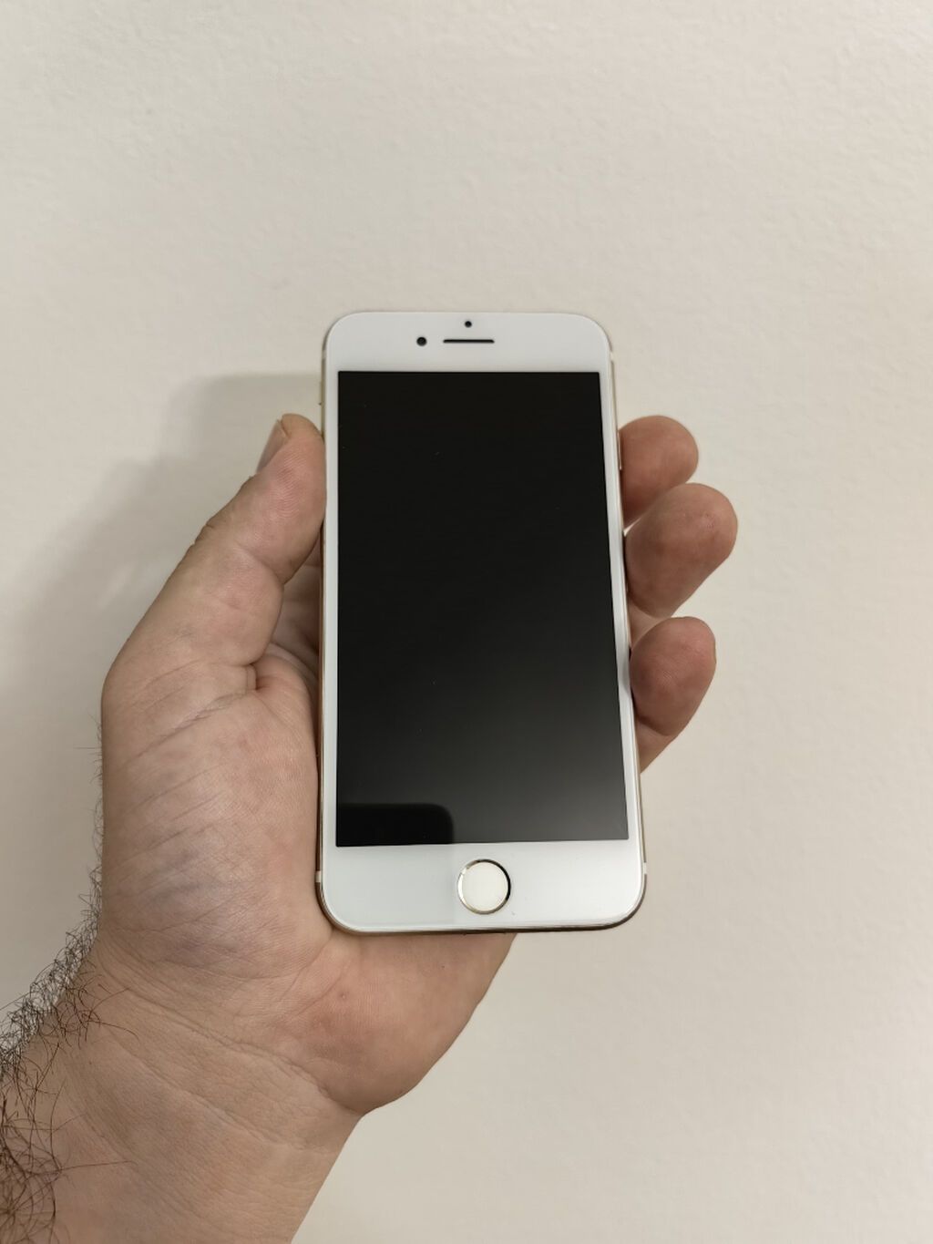 Iphone 7 gold sim free icloud free, sa 128 gb memorije. Telefon je ok