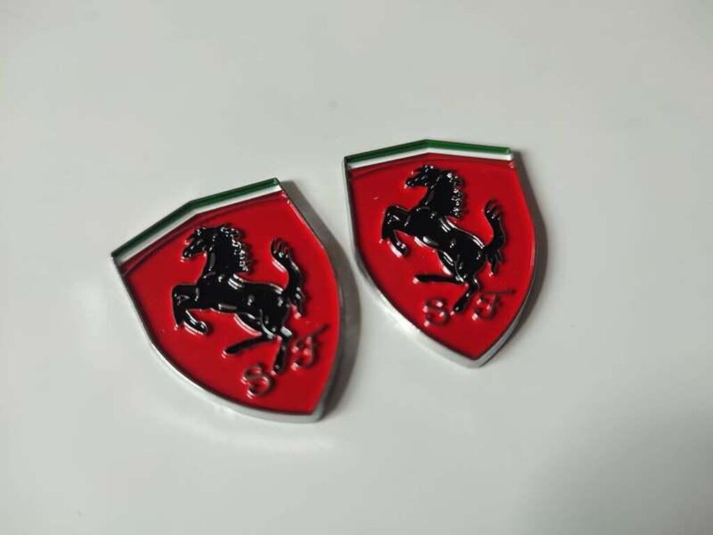 NATPIS PLOČICA U PARU ZA FERRARI CALIFORNIA, DAYTONA, MONDIAL . |