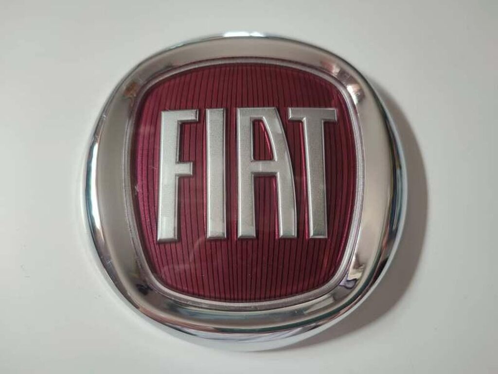ZNAK 95MM CRVENI NA LEPLJENJE ZA FIAT ALBEA, DOBLO, LINEA . | Znak