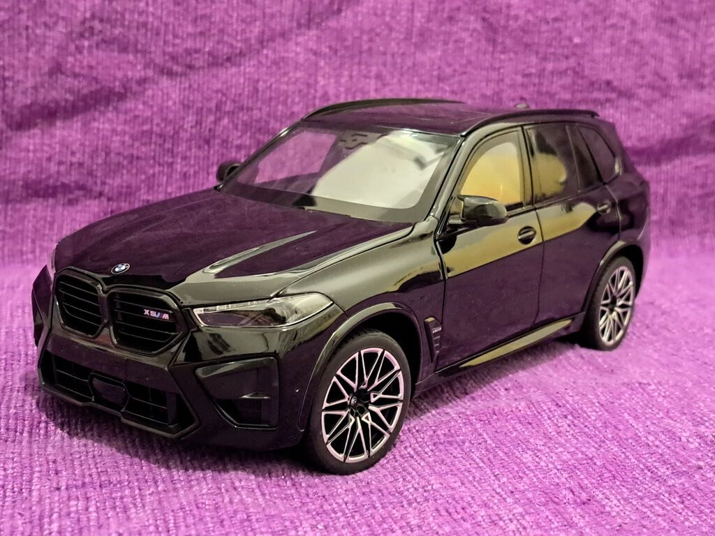 BMW X5 G05 M-model "Black edition" 1:18 - NOVO NOVO! Model BMW