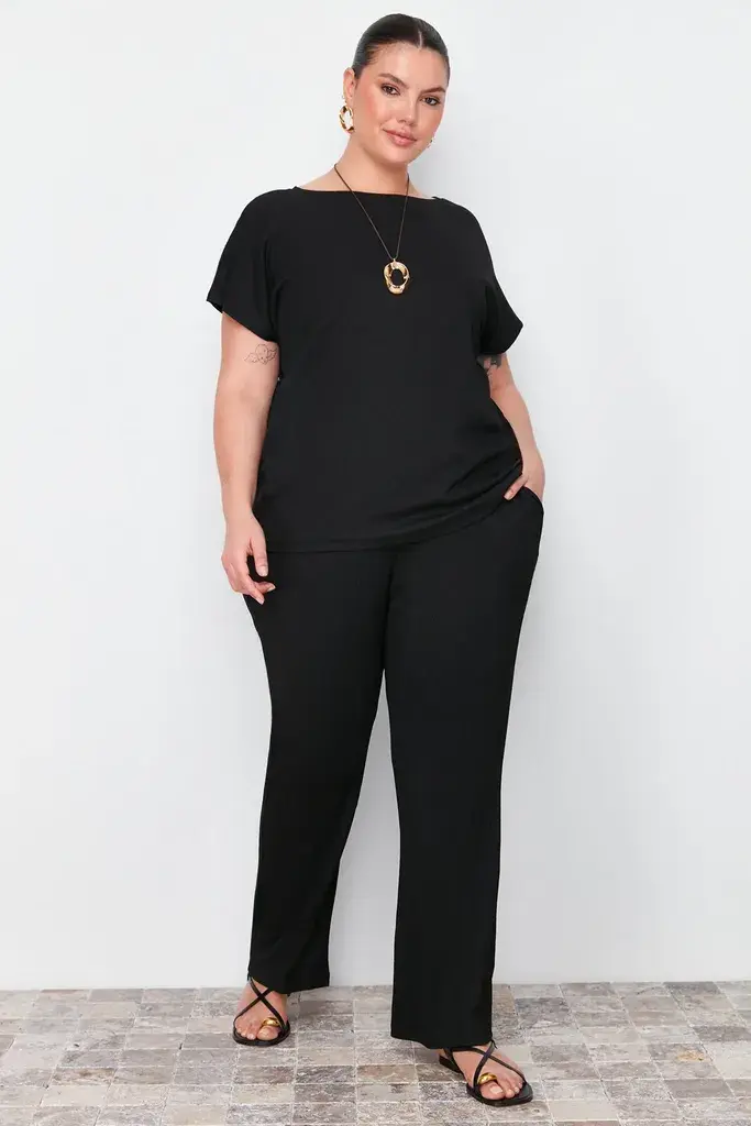 Trendyol Curve Ženski komplet majica i pantalone Tbbss24Cp00003, Crni