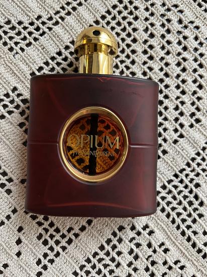 YSL opium parfem