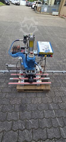 Mašina za bušenje okova sa horizontalnim pogonom.
Hettich Blue Max 19 - FS