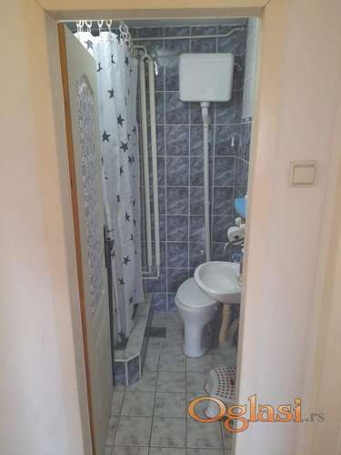 Detelinara ,izdaje se jednosoban stan