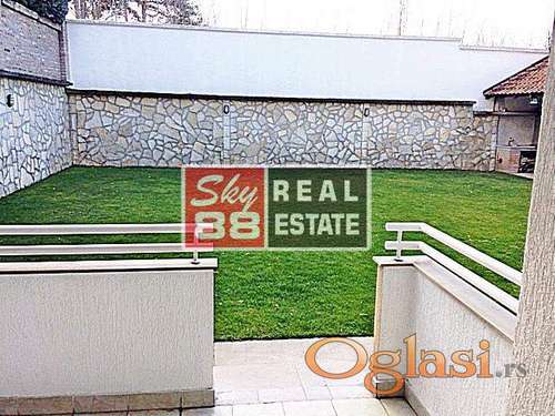 4,0 Senjak , rezidencijalna zona , stan sa bastom , parking ID#2553