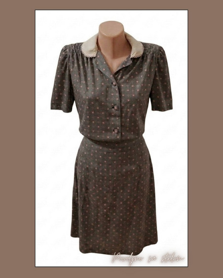 6.6.1. Sivi komplet bluza i suknja S retro