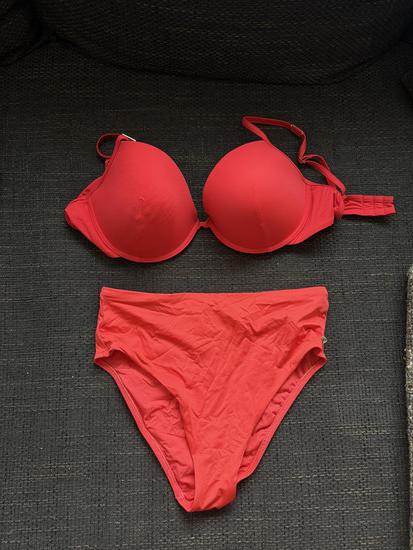 NOV CALVIN KLEIN gornji 38C i LISCA donji 40
