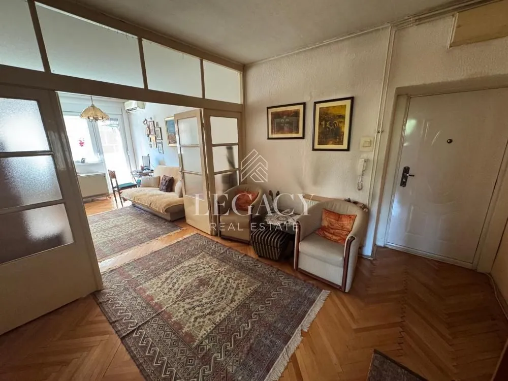 Izdavanje, trosoban stan, 84m², Centar, Kruševac