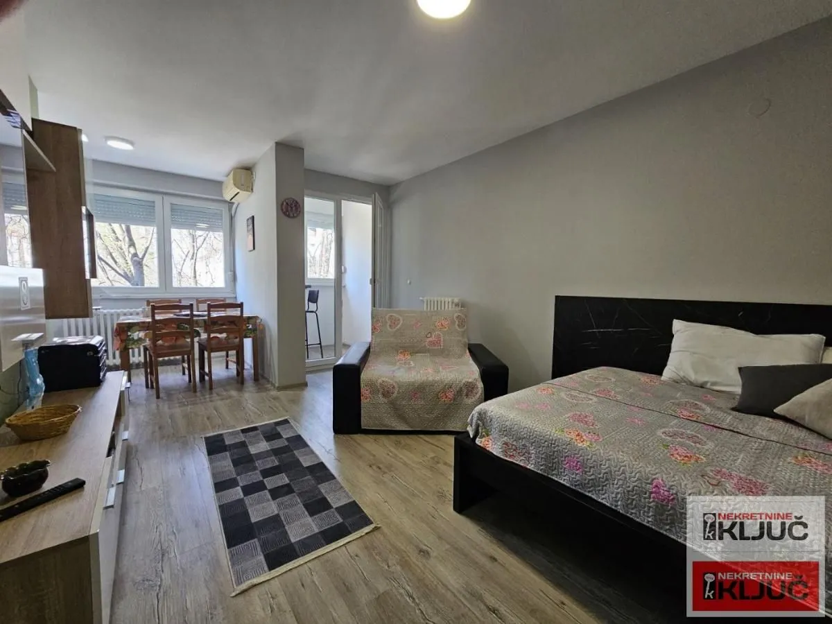 Prodaja, jednosoban stan, 33m², Bulevar Oslobodjenja, Novi Sad Sve Podlokacije