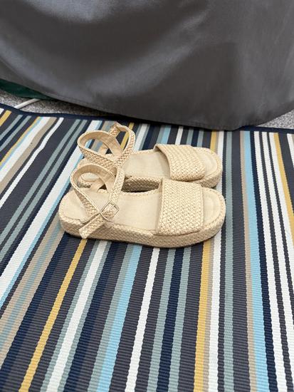 Zara krem decije sandale 33 SNIZENO
