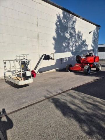Artikulisan teleskopski bum lift
JLG M600JP