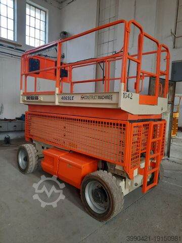 Mobilna radna platforma
JLG 4069LE