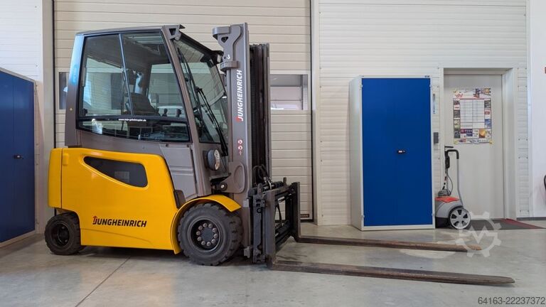 Električni viljuškar za 4 točka
Jungheinrich EFG 430k G180-310ZT