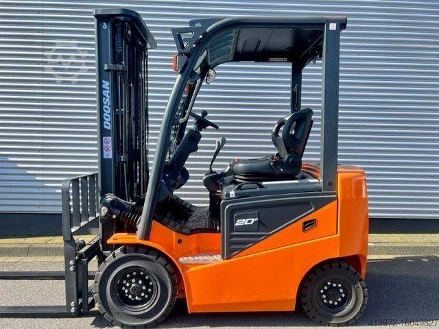 Električni viljuškar za 4 točka
Doosan B20 NSC