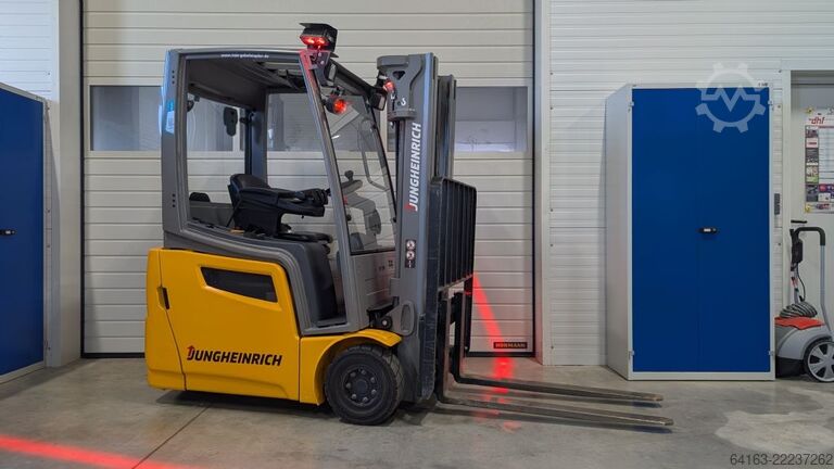 Električni viljuškar za 3 točka
Jungheinrich EFG 213 LiIon Batterie