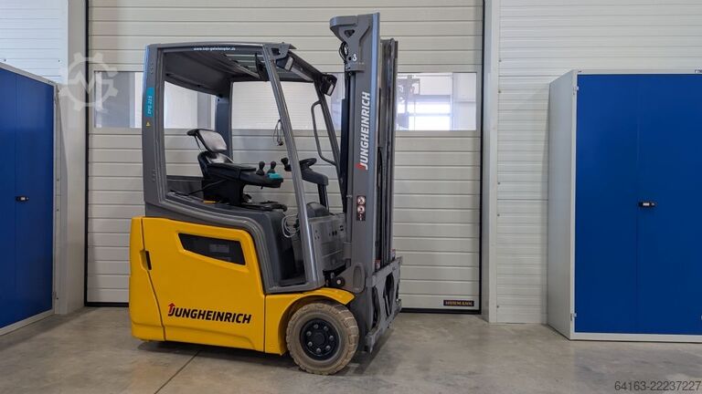 Električni viljuškar za 3 točka
Jungheinrich EFG 215 G115-330ZZ