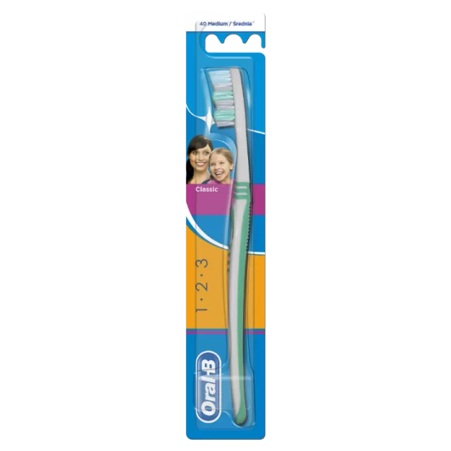 Oral-B Classic 3 Effect četkica za zube Medium