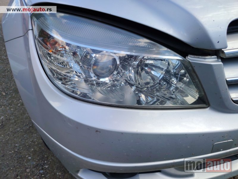 Desni far za Mercedes C klasu W204