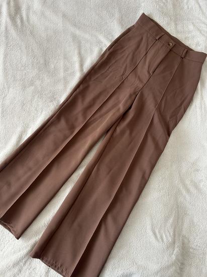 Pantalone sa širokim nogavicama