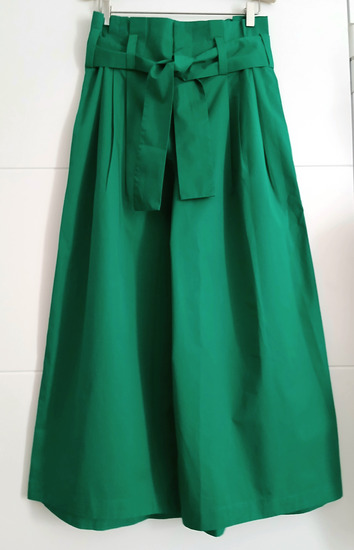 ZARA pantalone.Novo.