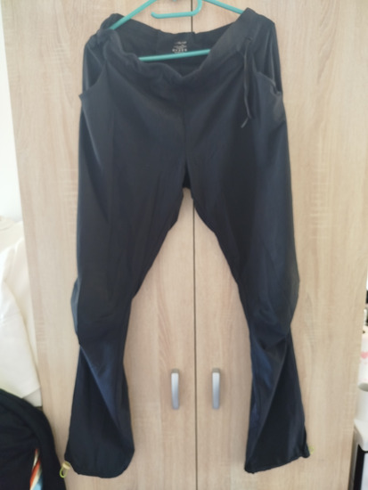 SWEATY BETTY engleske pantalone za sport...L i XL