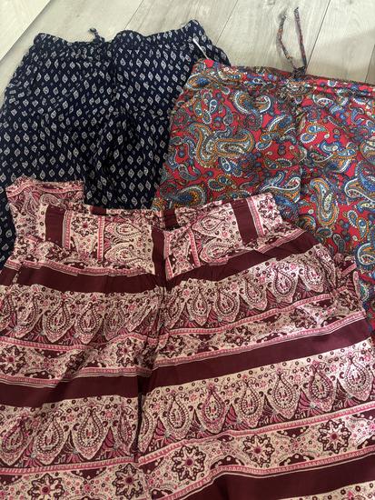 Troje letnjih pantalona za 700 din