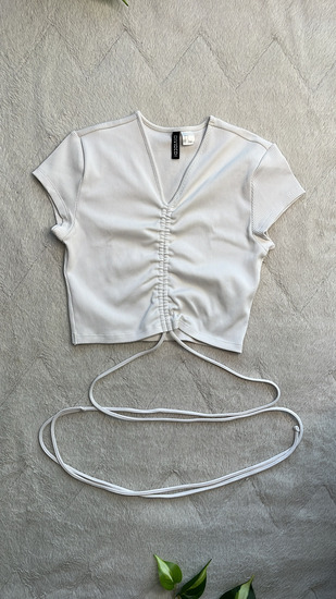 H&M rebrasta crop majica, M