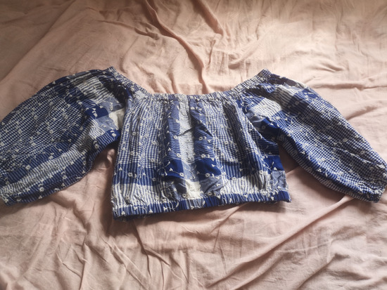 Romanticna crop bluza