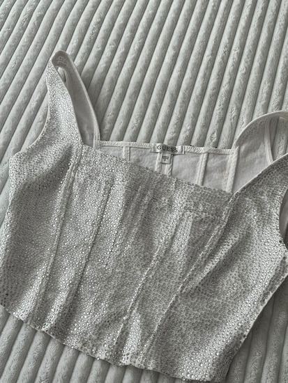 Guess top