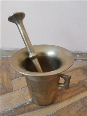 Prodajem lampu Seljančica i avan antikvitet