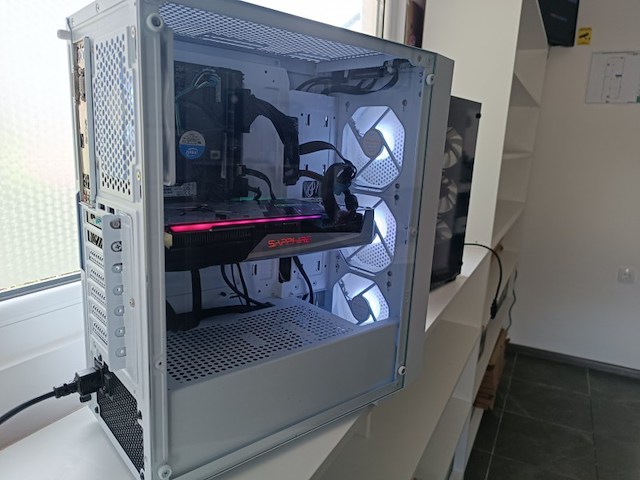 Gejming PC i5-10400T 16GB DDR4 512GB NVMe RX5700xt