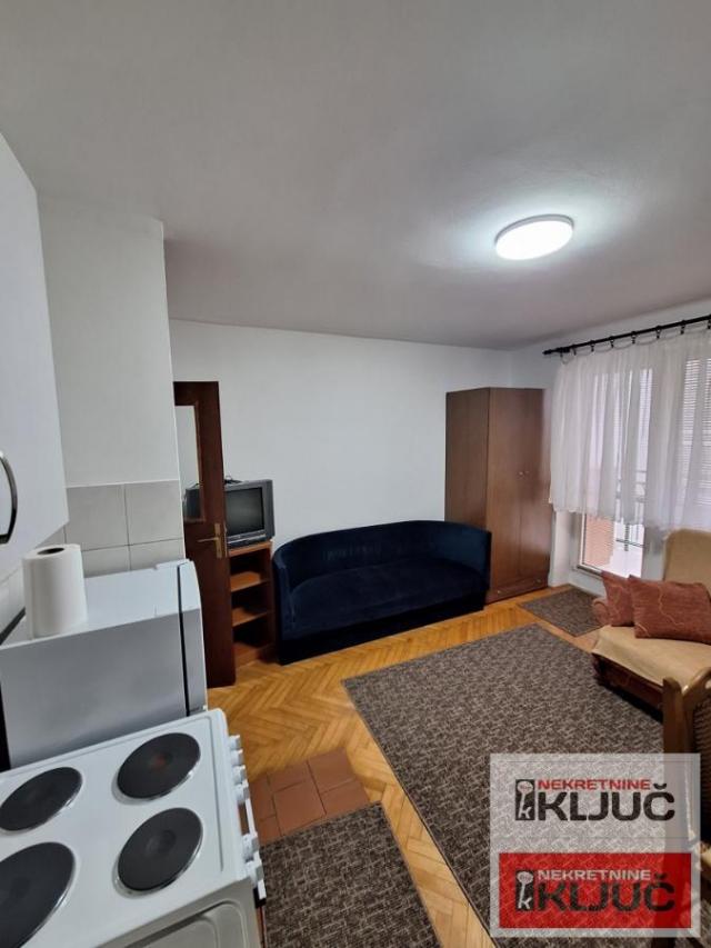 Izdavanje, Garsonjera, 25m2 , Grbavica
