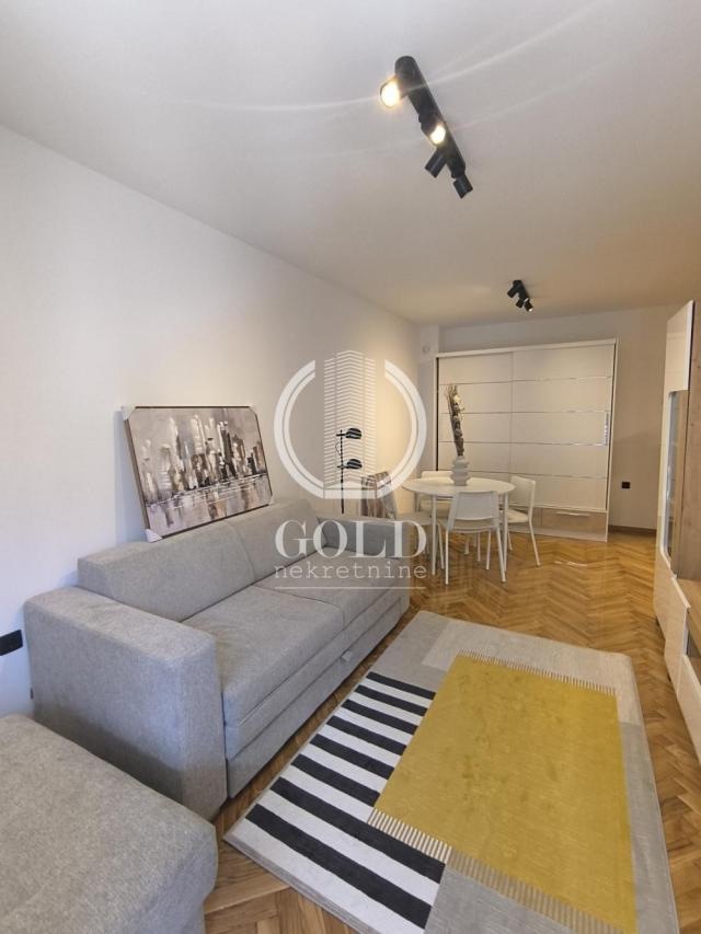 Izdaje se 2.0 stan:Novi Sad-Sajam, 55.00m2, 600 eur ID#12351