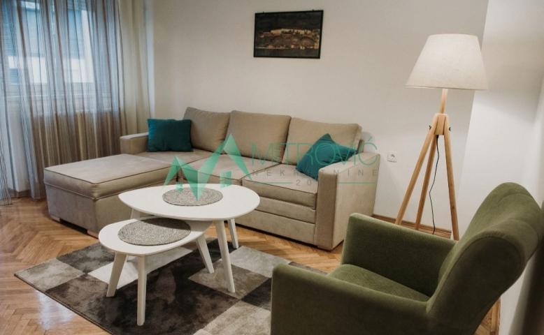 Izdavanje, Stan, 47m2 , Centar