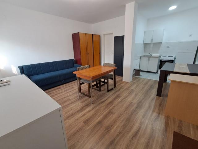 Izdaje se Garsonjera, Novogradnja - Novi Sad - Adice - Veternik