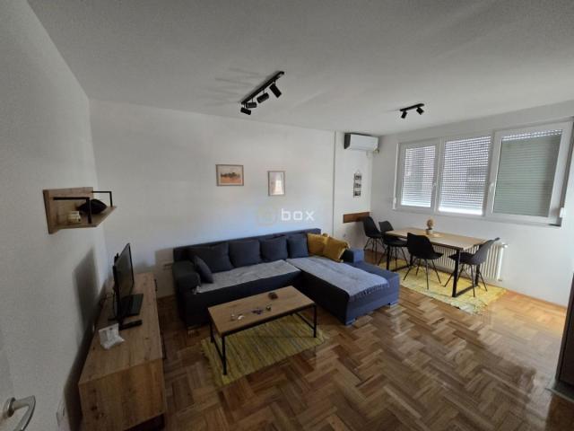 Jednoiposoban stan, 42m2 Crveni pevac