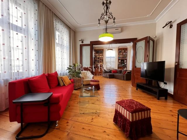 Prelep salonac kod Kalemegdana