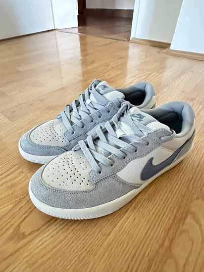 NIKE patike