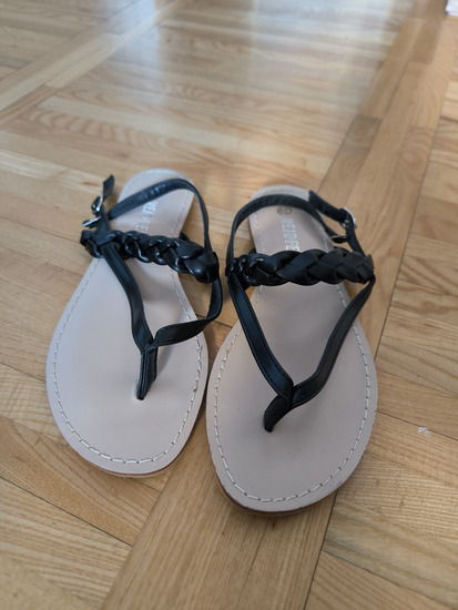 Nove sandale br.39