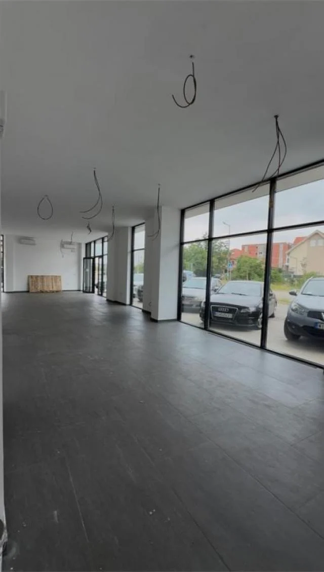 Lokal - 150m2 - Čalije