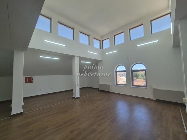 Izdavanje, Lokal, 125m2 , Centar
