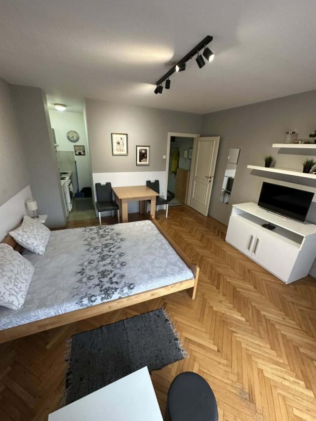 NOVI SAD - CENTAR - 25.00 m2