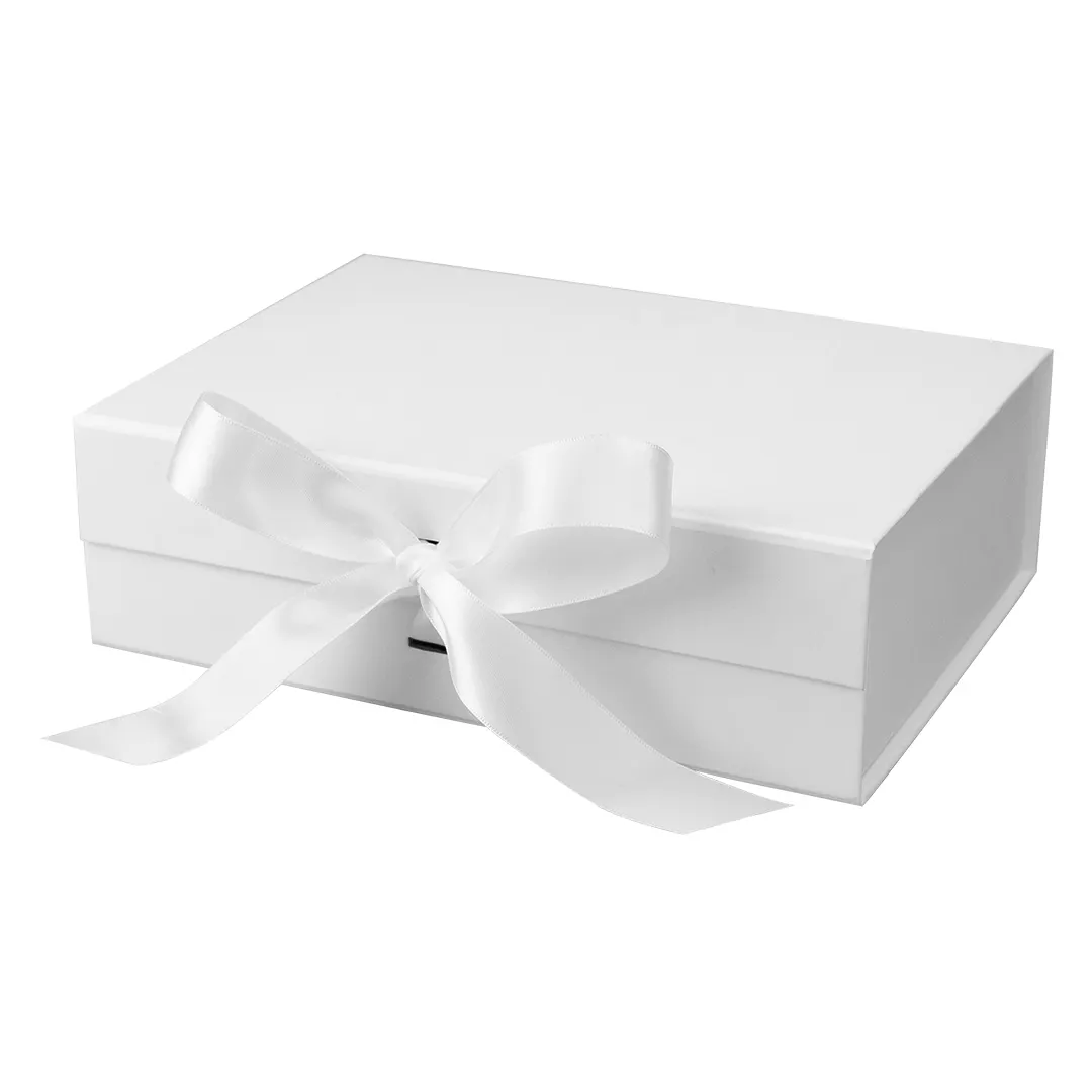Samosklopiva poklon kutija sa magnetom i mašnom, 24X18X7, pakovanje 30 komada, bela