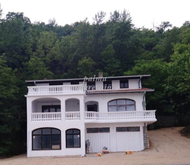 Prodaja, Kuća, 250m2 , Golubac
