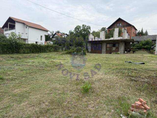 Odličan plac na prodaju  !